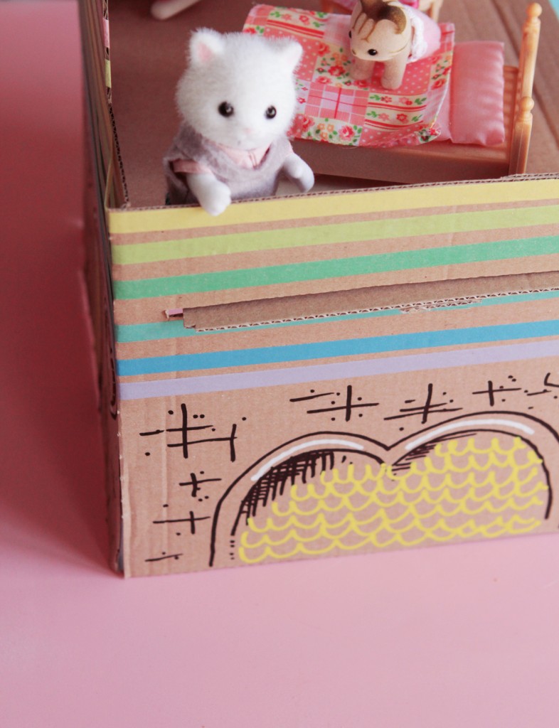 DIY : Le château de poupée en carton