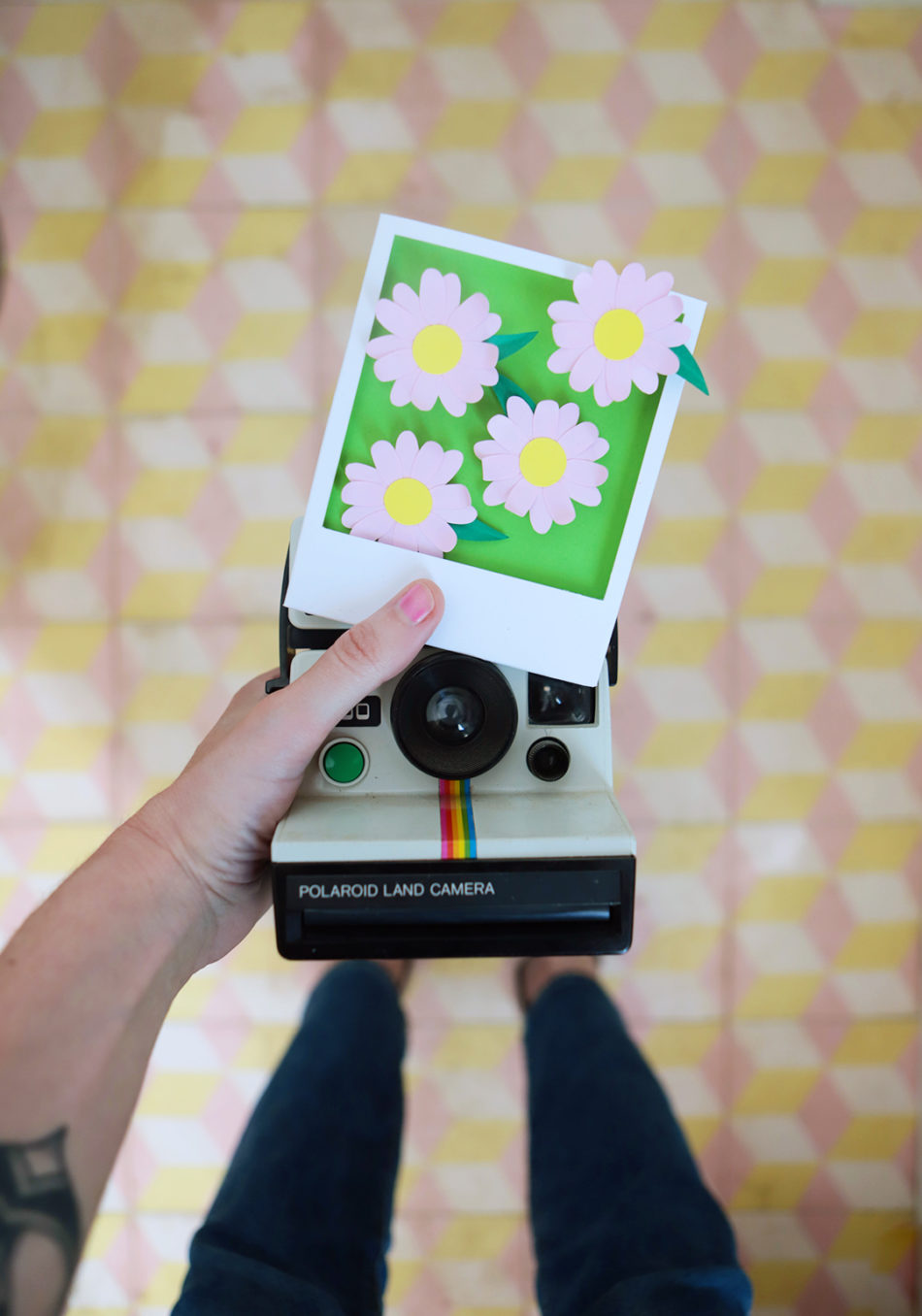 DIY printable : Polaroid daisies paper art